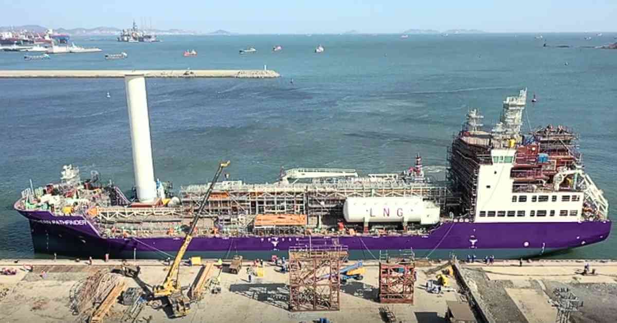 SHIPBUIDING INDUSTRY : China Launches World’s First LNG-Powered ...