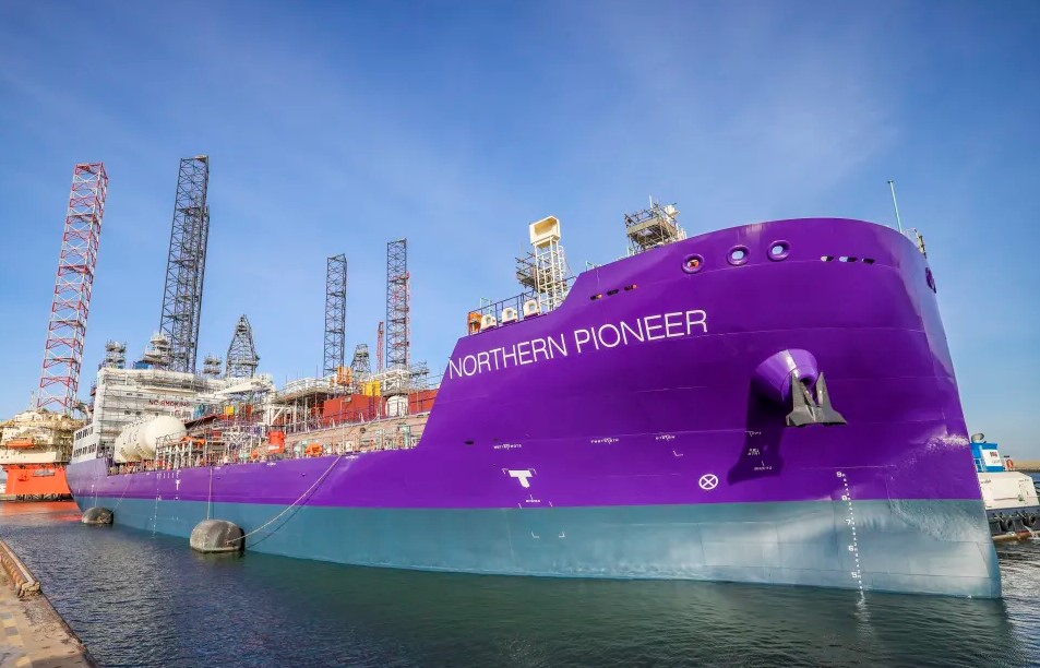 SHIPBUIDING INDUSTRY : China Launches World’s First LNG-Powered ...