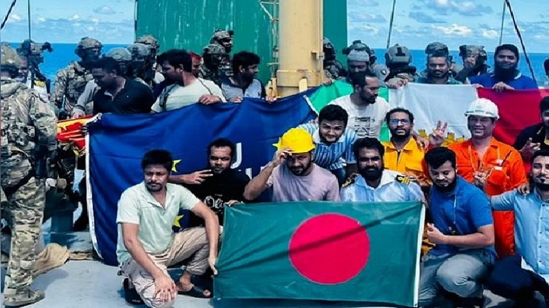 MARINE SECURITY : Somali Pirates Release Hijacked Ship MV Abdullah And ...