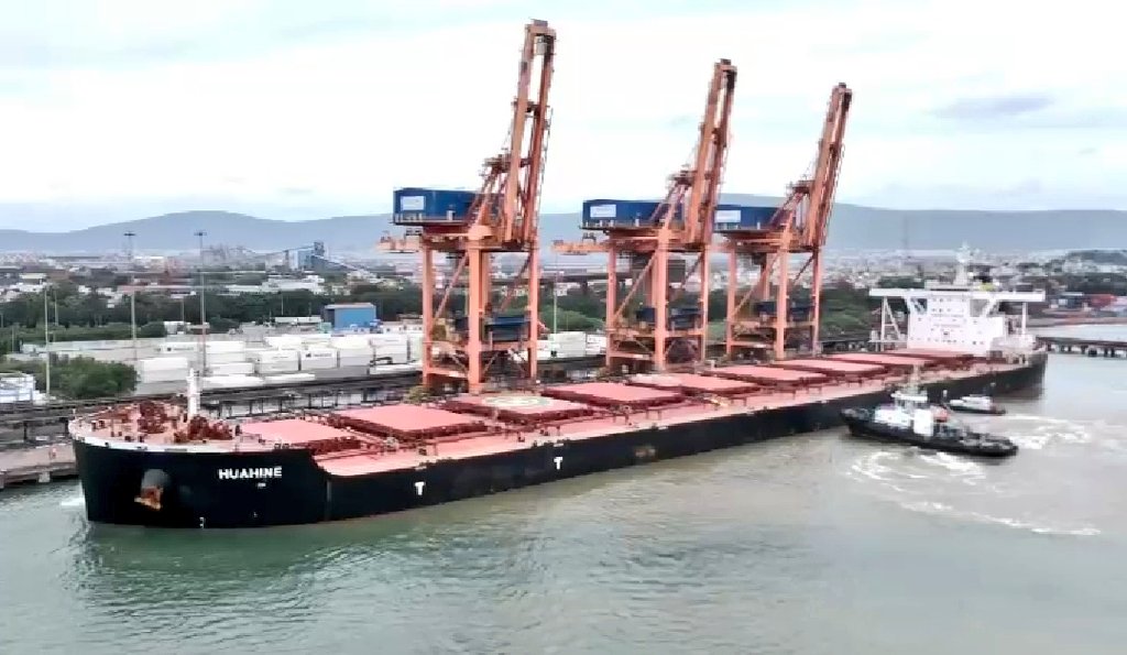 WORLD MARITIME : INDIA – Visakhapatnam Port Welcomes Largest Ever ...
