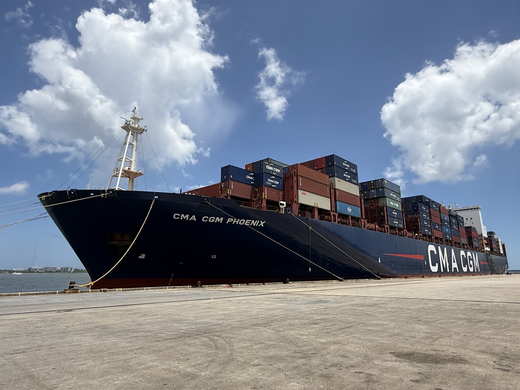 WORLD MARITIME : CMA CGM – MV. CMA CGM PHOENIX Becomes Largest Containership Ever to Fly U.S ...