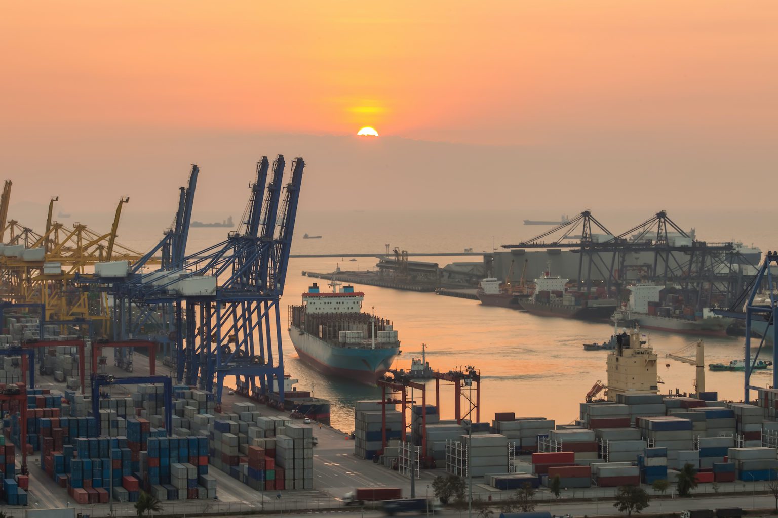 WORLD MARITIME : CONTAINERIZATION – USTR Tariffs Set to Cost Container ...